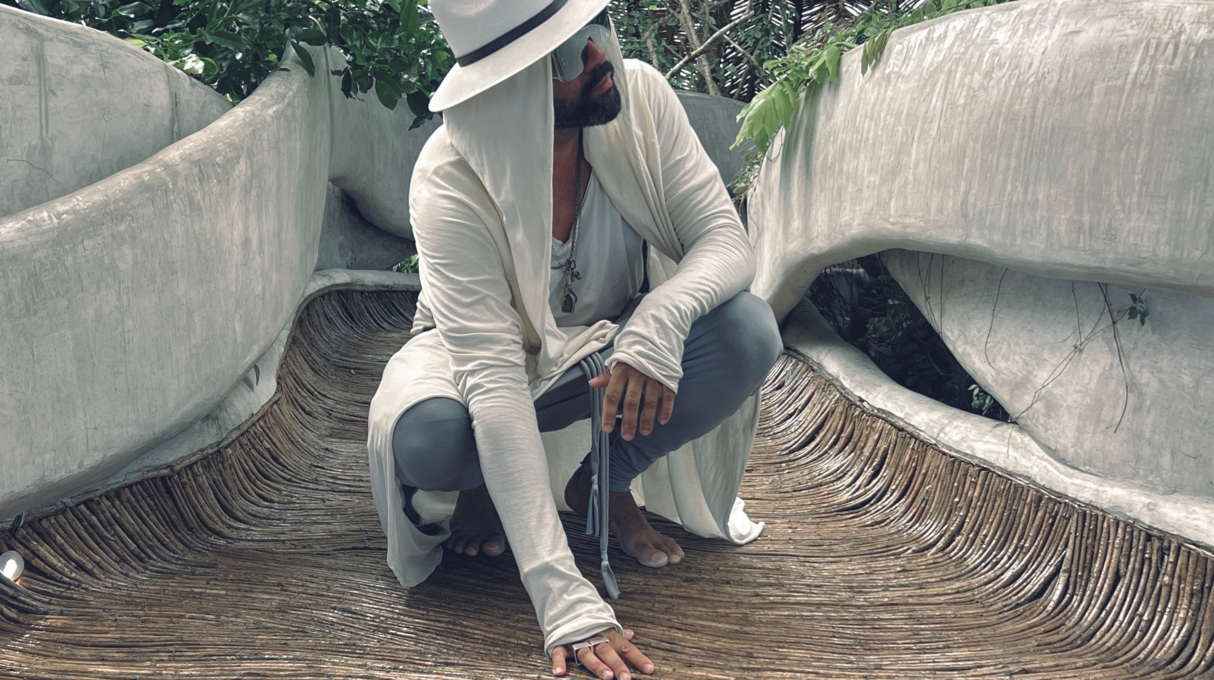 Gilmar Gomes – One Golden Thread